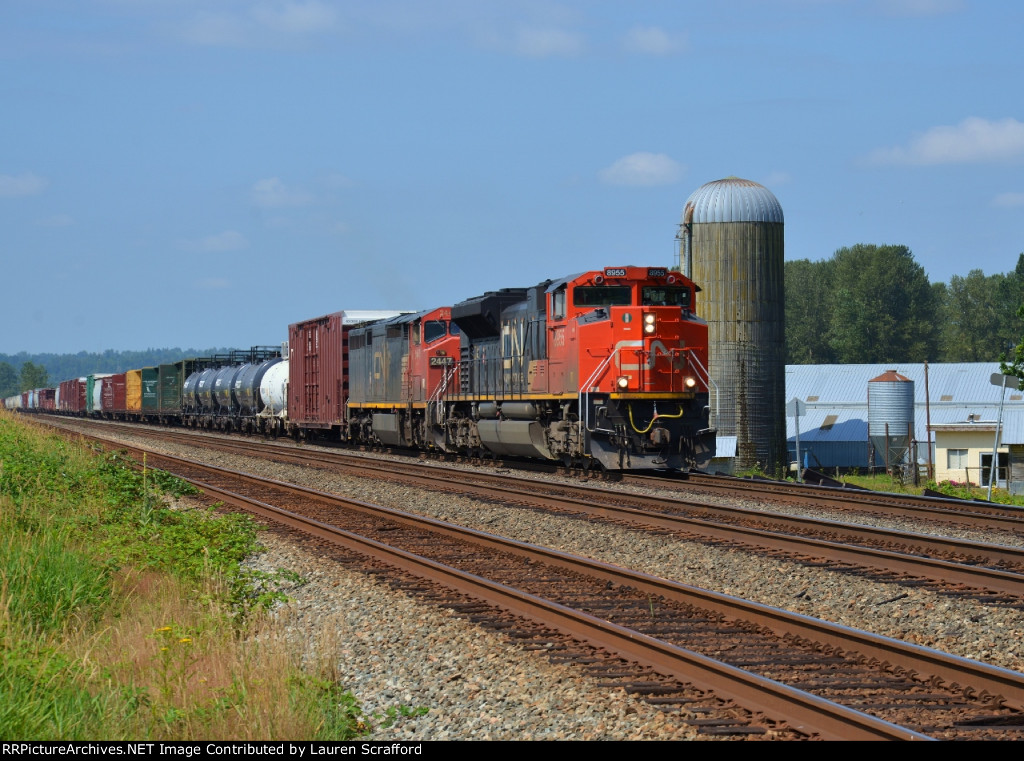 CN 8955 E/B